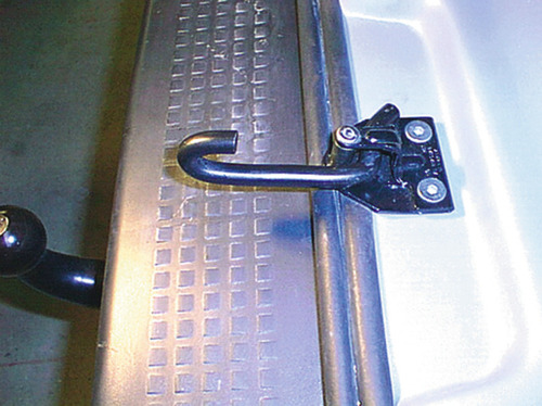 Tailgate display Airlock - safe ventilation for the tailgate | Air Vent ...